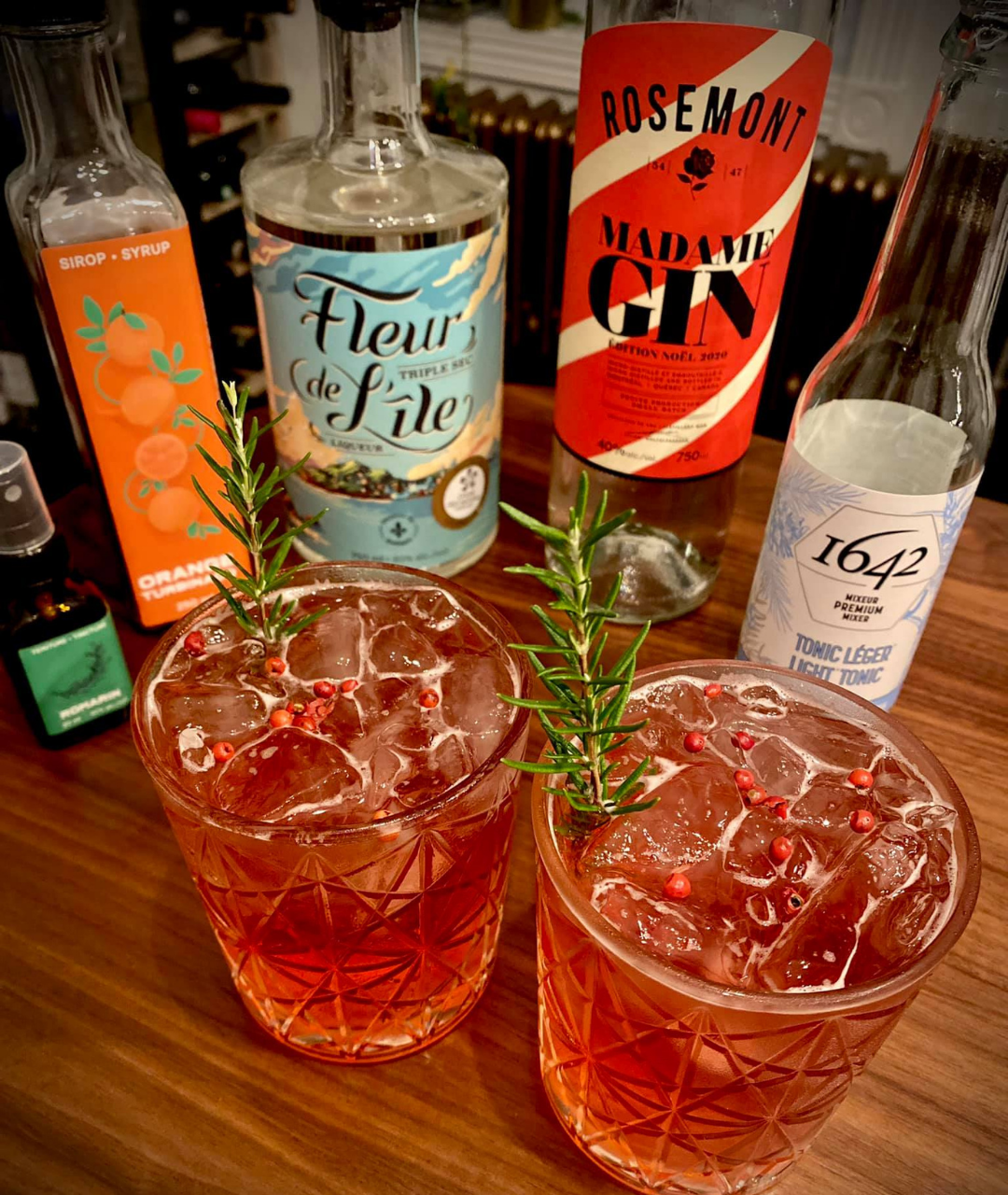 Christmas Gin Tonic | Cocktail 1642 - 1642 Tonics and Mixers