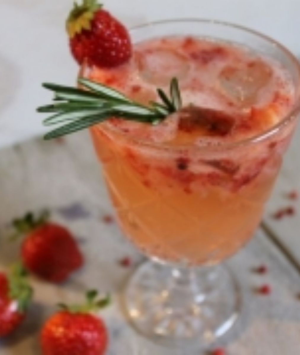 Gin'to Romarin & Fraise | Cocktail 1642 – 1642 Tonics et Mixeurs